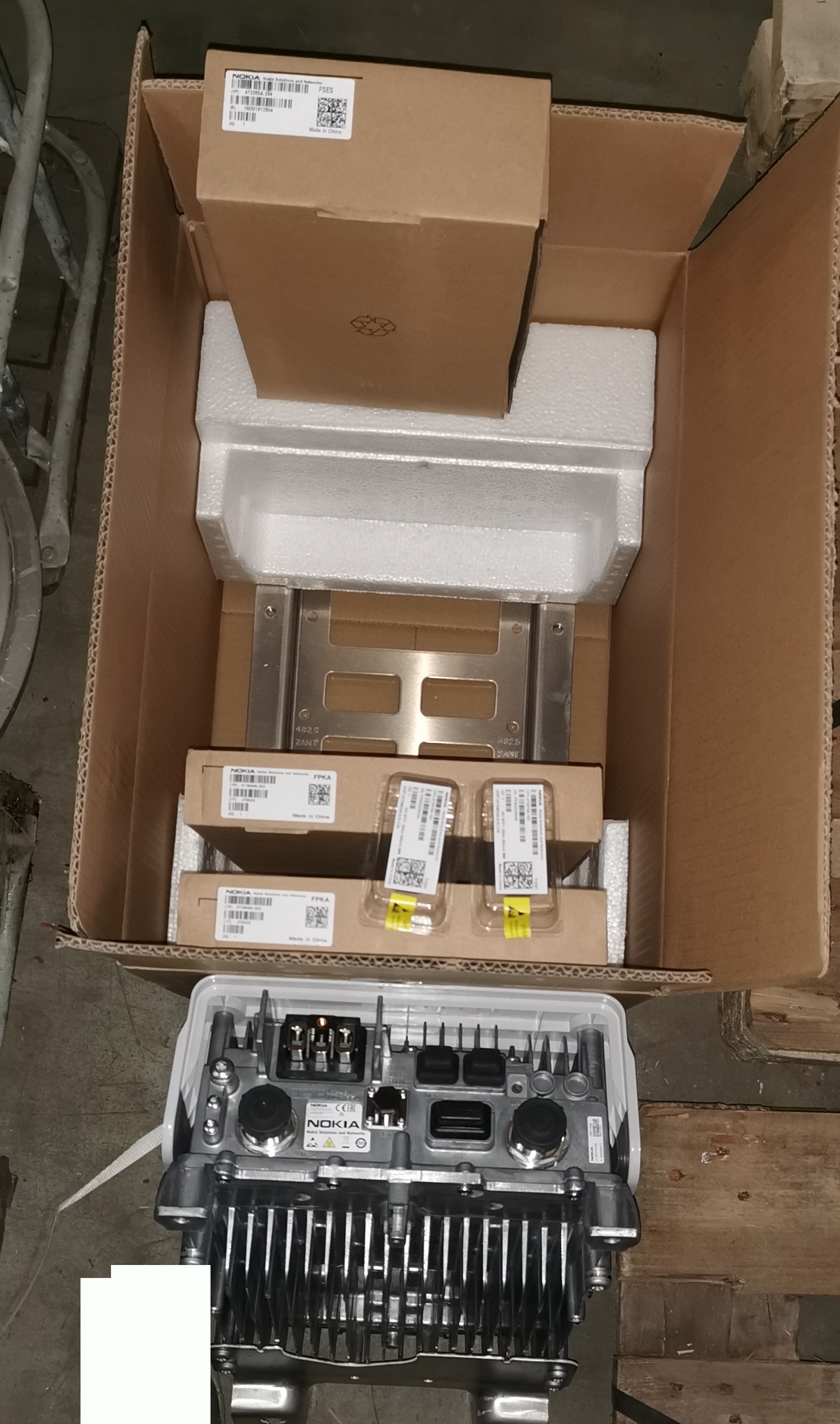 NOKIA SIEMENS FRGY Flexi RRH 2T2R 2100MHZ 472854A.202 472285A.204 FSES ...