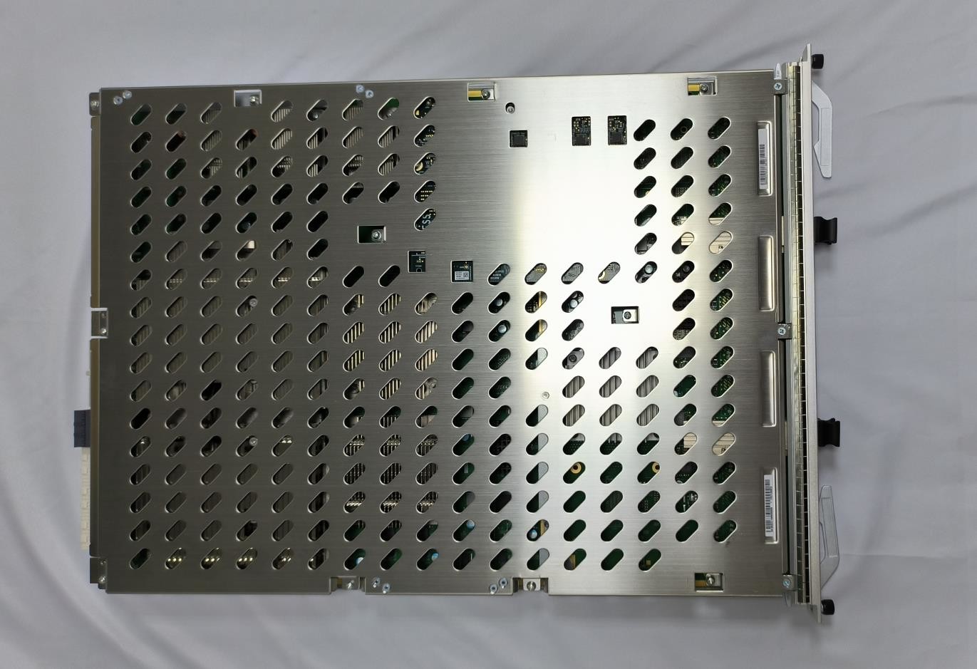 LPUI-402 03059122 CR5D0E4NBA70 4-Port 100GBase-QSFP28 FlexE/MACsec ...